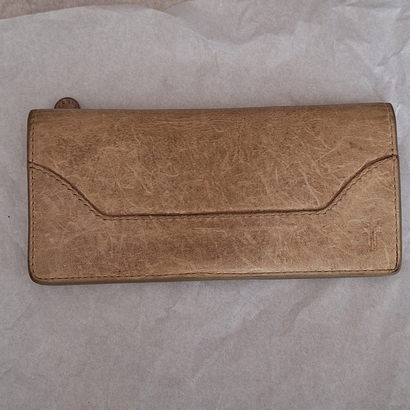 Frye | Bags | Frye Melissa Cream And Tan Leather Wallet With Card Slots ...